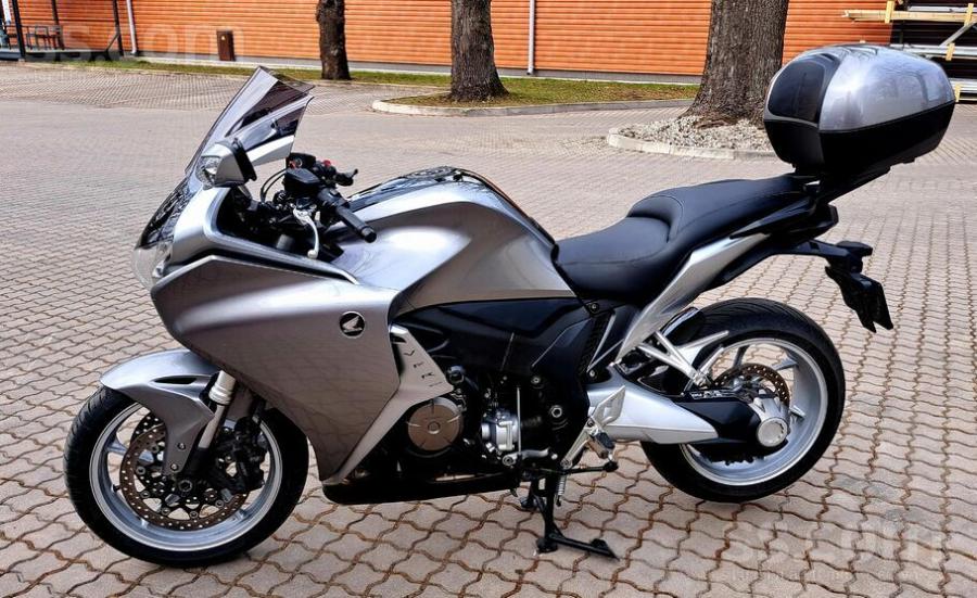 Honda VFR 1200F 2010 Rīga, ar dzinēja tilpumu 1.24 L un nobraukumu 0 tūkst. km par 6480 €, foto 2 vietnē AUTOMOTO.COM.LV