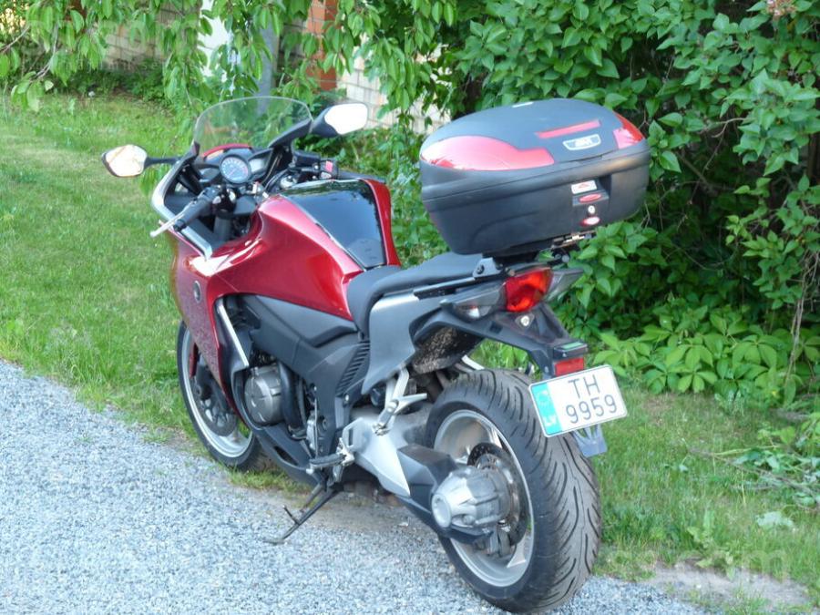 Honda VFR 1200F 2010 in Riga, with an engine capacity of 1.20 L and mileage of 0 thousand km for 6099 €, photo 7 on AUTOMOTO.COM.LV