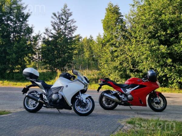 Хонда VFR 1200F 2011 в Рига, объемом двигателя 1.20 л и пробегом 0 тыс. км за 6969 €, фото 5 на AUTOMOTO.COM.LV