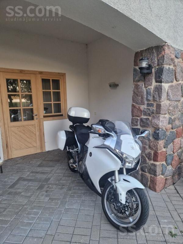 Хонда VFR 1200F 2011 в Рига, объемом двигателя 1.20 л и пробегом 0 тыс. км за 6969 €, фото 6 на AUTOMOTO.COM.LV