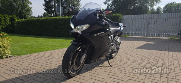 Black Honda VFR 800 2016 in Tallinn, with an engine capacity of 0.80 L and mileage of 48 thousand km for 6500 €, photo 5 on AUTOMOTO.COM.LV