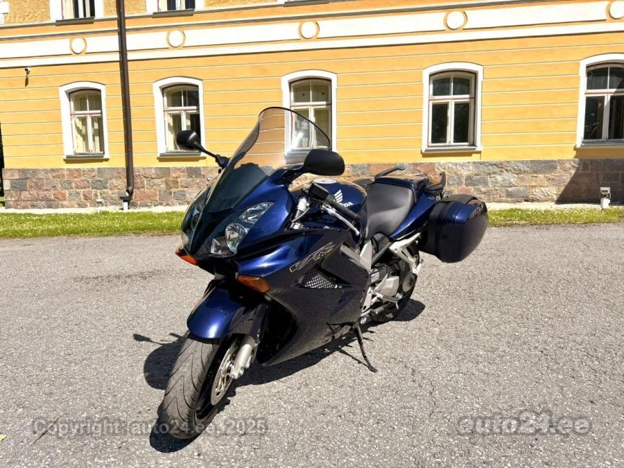 Синий Хонда VFR 800 2003 в Таллин, объемом двигателя 0.78 л и пробегом 35 тыс. км за 3999 €, фото 1 на AUTOMOTO.COM.LV