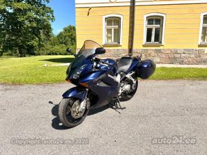 Синий Хонда VFR 800 2003 в Таллин, объемом двигателя 0.78 л и пробегом 35 тыс. км за 3999 €, фото 2 на AUTOMOTO.COM.LV