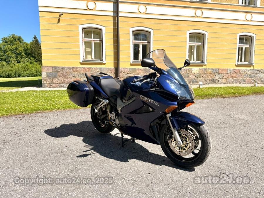 Синий Хонда VFR 800 2003 в Таллин, объемом двигателя 0.78 л и пробегом 35 тыс. км за 3999 €, фото 12 на AUTOMOTO.COM.LV