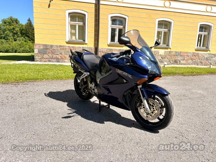 Синий Хонда VFR 800 2003 в Таллин, объемом двигателя 0.78 л и пробегом 35 тыс. км за 3999 €, фото 13 на AUTOMOTO.COM.LV