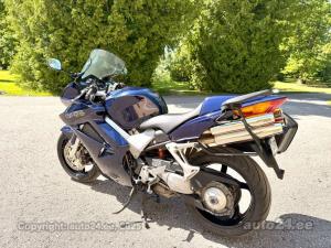 Синий Хонда VFR 800 2003 в Таллин, объемом двигателя 0.78 л и пробегом 35 тыс. км за 3999 €, фото 16 на AUTOMOTO.COM.LV