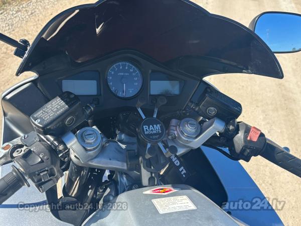 Pelēks Honda VFR 800 2002 Tallina, ar dzinēja tilpumu 0.78 L un nobraukumu 68 tūkst. km par 3300 €, foto 7 vietnē AUTOMOTO.COM.LV