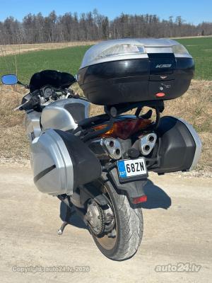 Grey Honda VFR 800 2002 in Tallinn, with an engine capacity of 0.78 L and mileage of 68 thousand km for 3300 €, photo 9 on AUTOMOTO.COM.LV