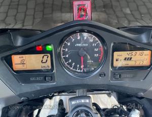 Pelēks Honda VFR 800 2003 Rapla, ar dzinēja tilpumu 0.78 L un nobraukumu 46 tūkst. km par 3000 €, foto 6 vietnē AUTOMOTO.COM.LV