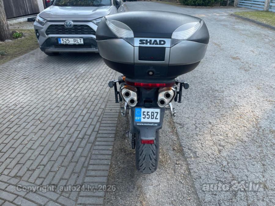 Pelēks Honda VFR 800 2003 Saue, ar dzinēja tilpumu 0.78 L un nobraukumu 81 tūkst. km par 2490 €, foto 5 vietnē AUTOMOTO.COM.LV