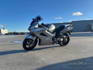 Pelēks Honda VFR 800 2003 Tallina, ar dzinēja tilpumu 0.78 L un nobraukumu 32 tūkst. km par 3750 €, foto  vietnē AUTOMOTO.COM.LV