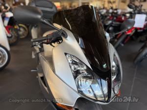 Pelēks Honda VFR 800 2003 Tallina, ar dzinēja tilpumu 0.78 L un nobraukumu 62 tūkst. km par 2790 €, foto 10 vietnē AUTOMOTO.COM.LV