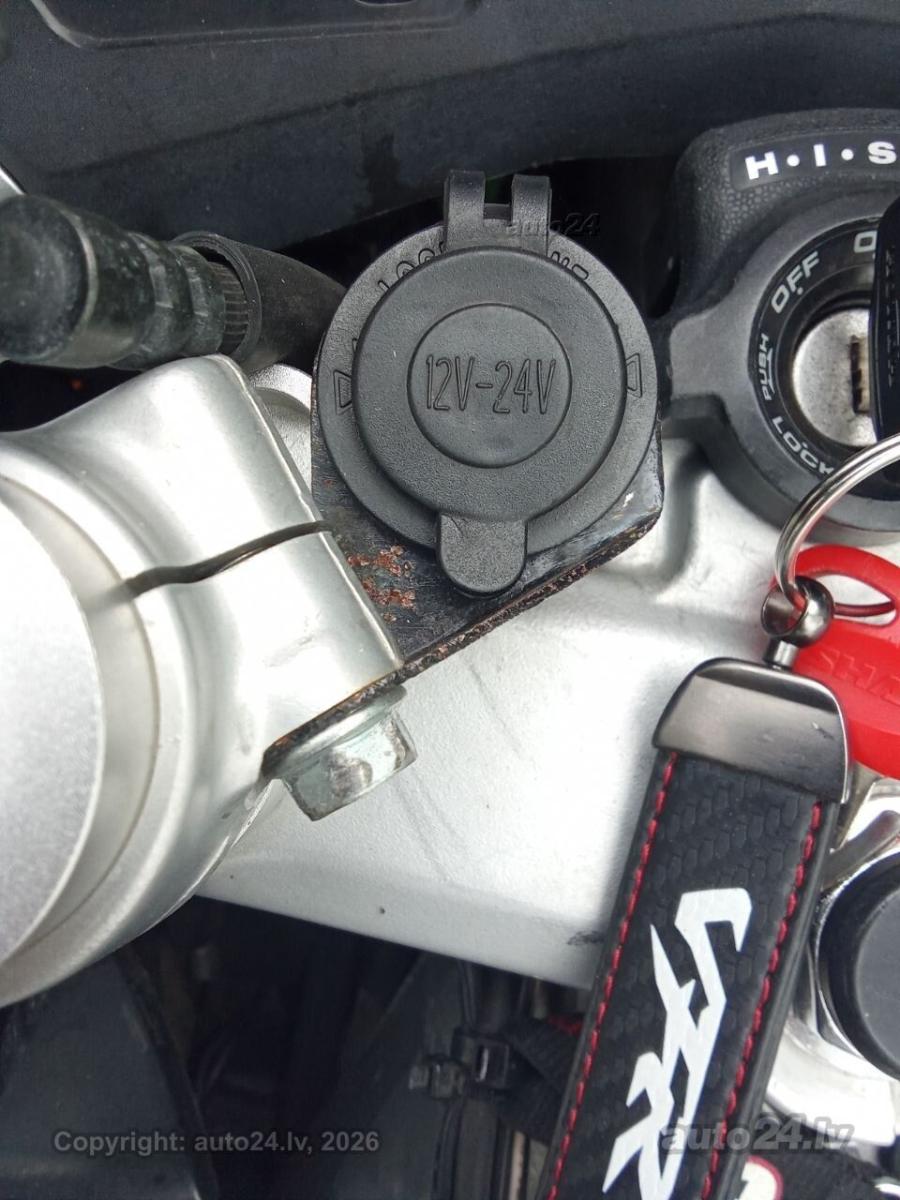 Pelēks Honda VFR 800 2003 Tallina, ar dzinēja tilpumu 0.78 L un nobraukumu 64 tūkst. km par 2500 €, foto 10 vietnē AUTOMOTO.COM.LV