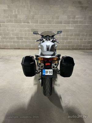 Pelēks Honda VFR 800 2006 Tallina, ar dzinēja tilpumu 0.78 L un nobraukumu 22 tūkst. km par 5840 €, foto 6 vietnē AUTOMOTO.COM.LV