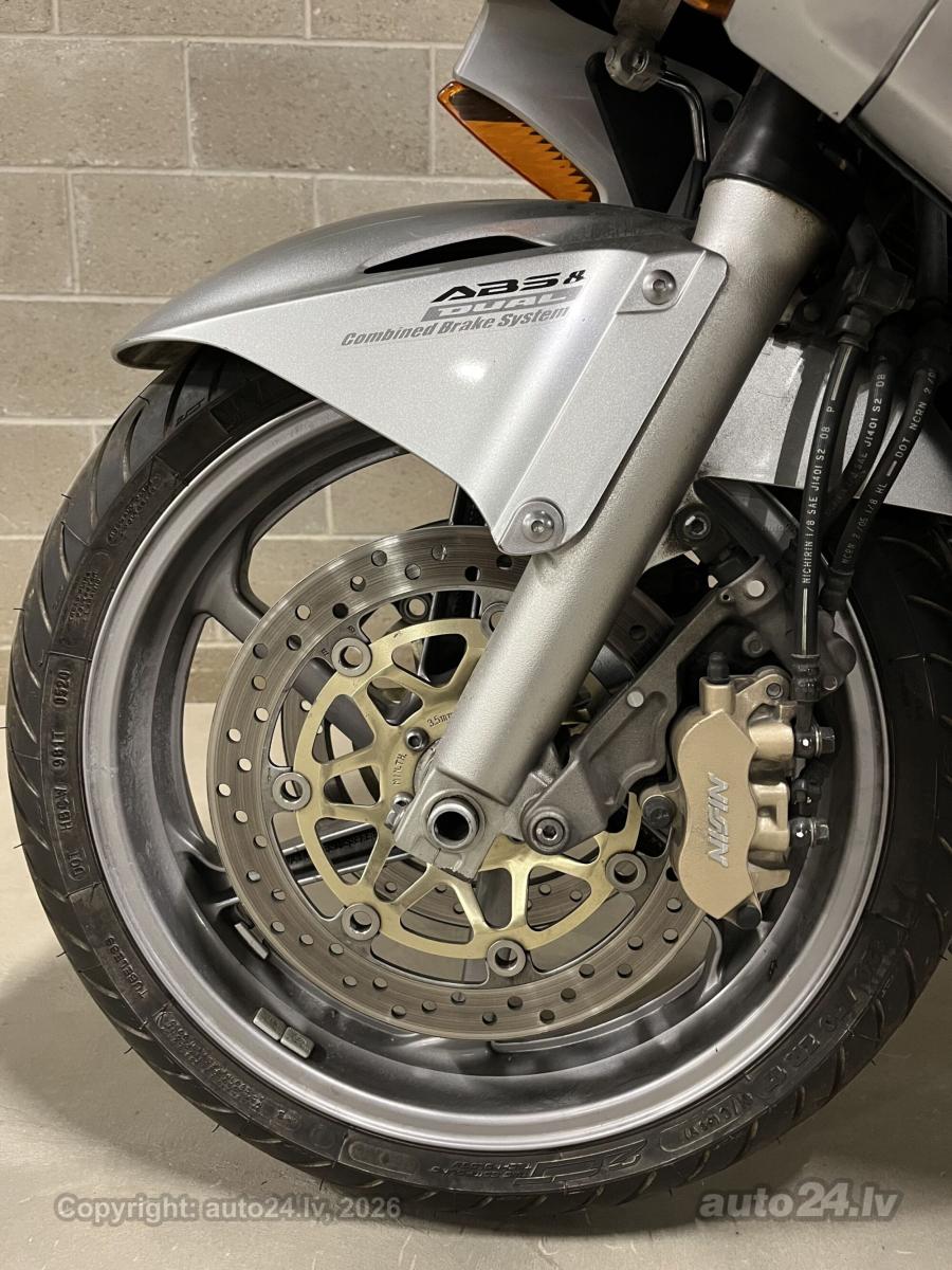 Pelēks Honda VFR 800 2006 Tallina, ar dzinēja tilpumu 0.78 L un nobraukumu 22 tūkst. km par 5840 €, foto 7 vietnē AUTOMOTO.COM.LV