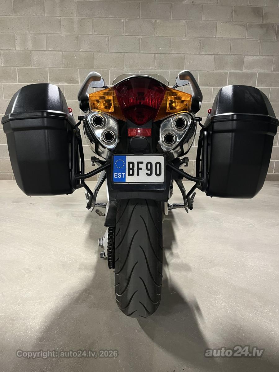 Pelēks Honda VFR 800 2006 Tallina, ar dzinēja tilpumu 0.78 L un nobraukumu 22 tūkst. km par 5840 €, foto 17 vietnē AUTOMOTO.COM.LV