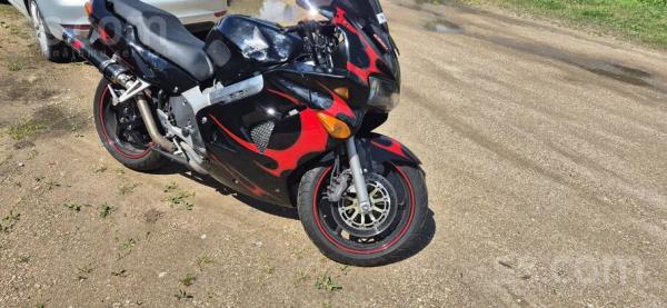 Honda VFR 800 1998 Jēkabpils, ar dzinēja tilpumu 0.78 L un nobraukumu 0 tūkst. km par 1500 €, foto 1 vietnē AUTOMOTO.COM.LV