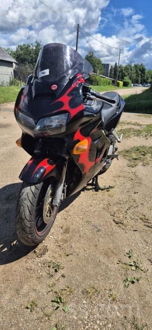 Honda VFR 800 1998 Jēkabpils, ar dzinēja tilpumu 0.78 L un nobraukumu 0 tūkst. km par 1500 €, foto 4 vietnē AUTOMOTO.COM.LV