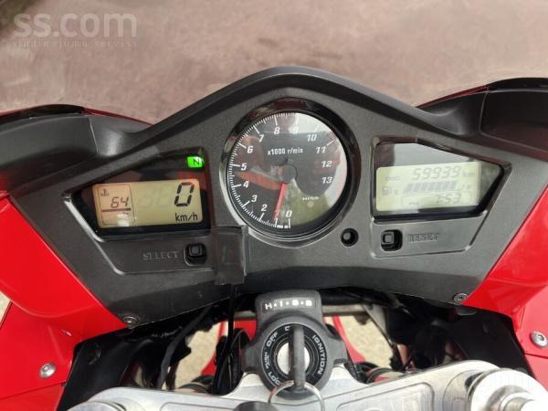 Хонда VFR 800 2003 в Цесис, объемом двигателя 0.80 л и пробегом 0 тыс. км за 2450 €, фото 7 на AUTOMOTO.COM.LV