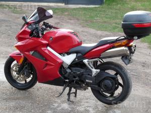 Honda VFR 800 2003 in Riga, with an engine capacity of 0.80 L and mileage of 0 thousand km for 2950 €, photo 5 on AUTOMOTO.COM.LV