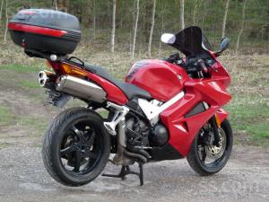 Honda VFR 800 2003 in Riga, with an engine capacity of 0.80 L and mileage of 0 thousand km for 2950 €, photo 7 on AUTOMOTO.COM.LV