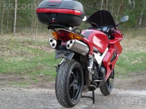 Honda VFR 800 2003 in Riga, with an engine capacity of 0.80 L and mileage of 0 thousand km for 2950 €, photo 10 on AUTOMOTO.COM.LV