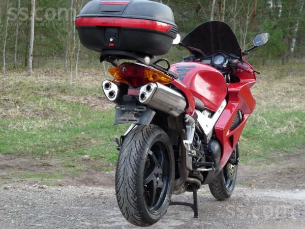 Honda VFR 800 2003 Rīga, ar dzinēja tilpumu 0.80 L un nobraukumu 0 tūkst. km par 2950 €, foto 10 vietnē AUTOMOTO.COM.LV