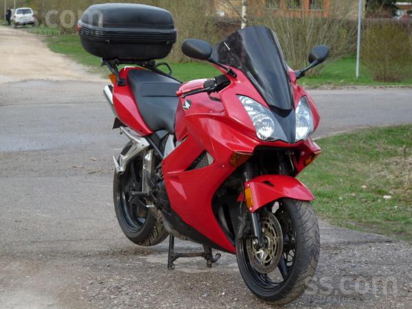 Honda VFR 800 2003 Rīga, ar dzinēja tilpumu 0.80 L un nobraukumu 0 tūkst. km par 2950 €, foto 11 vietnē AUTOMOTO.COM.LV