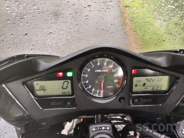 Хонда VFR 800 2003 в Рига, объемом двигателя 0.80 л и пробегом 0 тыс. км за 2450 €, фото 3 на AUTOMOTO.COM.LV