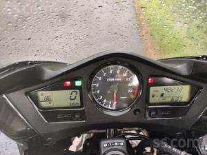 Хонда VFR 800 2003 в Рига, объемом двигателя 0.80 л и пробегом 0 тыс. км за 2450 €, фото 4 на AUTOMOTO.COM.LV