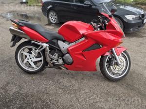 Honda VFR 800 2003 in Riga, with an engine capacity of 0.80 L and mileage of 0 thousand km for 2000 €, photo 4 on AUTOMOTO.COM.LV