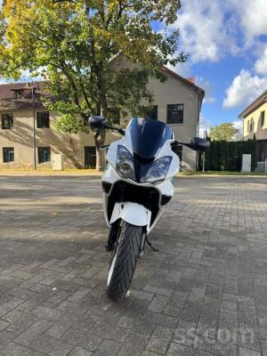 Хонда VFR 800 2004 в Рига, объемом двигателя 0.80 л и пробегом 0 тыс. км за 3400 €, фото 4 на AUTOMOTO.COM.LV