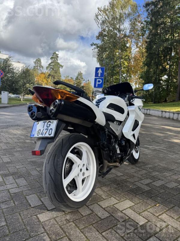 Хонда VFR 800 2004 в Рига, объемом двигателя 0.80 л и пробегом 0 тыс. км за 3400 €, фото 4 на AUTOMOTO.COM.LV