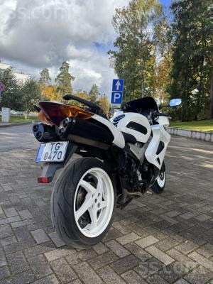 Хонда VFR 800 2004 в Рига, объемом двигателя 0.80 л и пробегом 0 тыс. км за 3400 €, фото 5 на AUTOMOTO.COM.LV