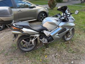 Хонда VFR 800 2005 в Таллин, объемом двигателя 0.78 л и пробегом 54 тыс. км за 3000 €, фото 3 на AUTOMOTO.COM.LV