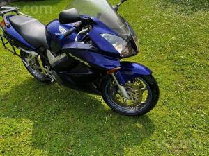 Хонда VFR 800 2005 в Рига, объемом двигателя 0.80 л и пробегом 0 тыс. км за 2750 €, фото  на AUTOMOTO.COM.LV