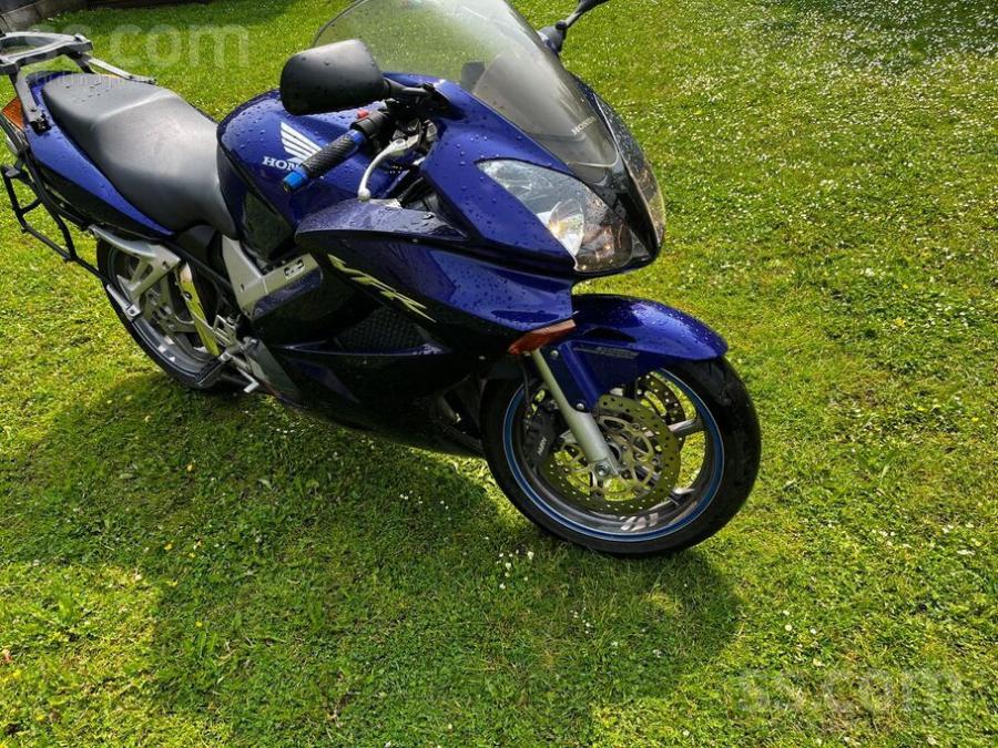 Хонда VFR 800 2005 в Рига, объемом двигателя 0.80 л и пробегом 0 тыс. км за 2750 €, фото 1 на AUTOMOTO.COM.LV