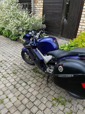 Хонда VFR 800 2005 в Рига, объемом двигателя 0.80 л и пробегом 0 тыс. км за 2750 €, фото 7 на AUTOMOTO.COM.LV