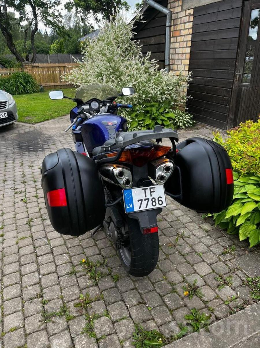 Хонда VFR 800 2005 в Рига, объемом двигателя 0.80 л и пробегом 0 тыс. км за 2750 €, фото 8 на AUTOMOTO.COM.LV