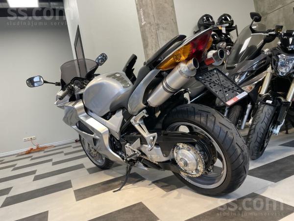 Honda VFR 800 2006 Rīga, ar dzinēja tilpumu 0.80 L un nobraukumu 0 tūkst. km par 3699 €, foto 3 vietnē AUTOMOTO.COM.LV
