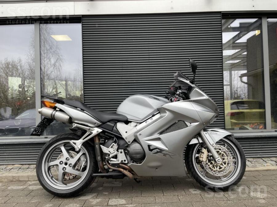Honda VFR 800 2006 Rīga, ar dzinēja tilpumu 0.80 L un nobraukumu 0 tūkst. km par 3699 €, foto 5 vietnē AUTOMOTO.COM.LV