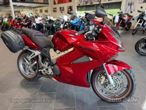 Красный Хонда VFR 800 2006 в Таллин, объемом двигателя 0.78 л и пробегом 74 тыс. км за 2990 €, фото  на AUTOMOTO.COM.LV