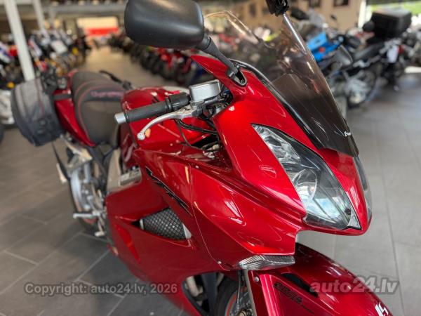 Красный Хонда VFR 800 2006 в Таллин, объемом двигателя 0.78 л и пробегом 74 тыс. км за 2990 €, фото 7 на AUTOMOTO.COM.LV