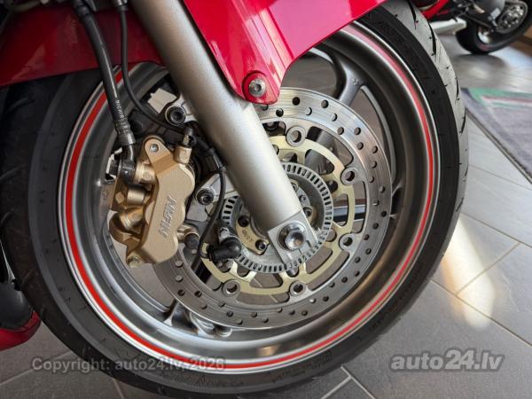 Красный Хонда VFR 800 2006 в Таллин, объемом двигателя 0.78 л и пробегом 74 тыс. км за 2990 €, фото 9 на AUTOMOTO.COM.LV