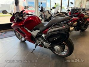 Красный Хонда VFR 800 2006 в Таллин, объемом двигателя 0.78 л и пробегом 74 тыс. км за 2990 €, фото 13 на AUTOMOTO.COM.LV