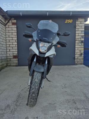 Honda VFR 800X 2012 Daugavpils, ar dzinēja tilpumu 0.78 L un nobraukumu 0 tūkst. km par 4000 €, foto 5 vietnē AUTOMOTO.COM.LV