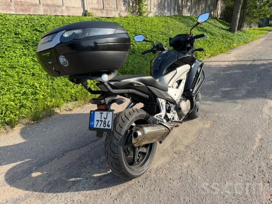Honda VFR 800X 2012 in Limbazi, with an engine capacity of 0.80 L and mileage of 0 thousand km for 4500 €, photo 6 on AUTOMOTO.COM.LV