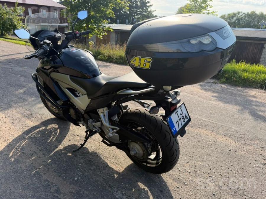 Honda VFR 800X 2012 in Limbazi, with an engine capacity of 0.80 L and mileage of 0 thousand km for 4500 €, photo 11 on AUTOMOTO.COM.LV
