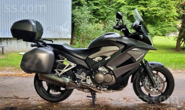 Honda VFR 800X 2013 in Riga, with an engine capacity of 0.80 L and mileage of 0 thousand km for 4200 €, photo 1 on AUTOMOTO.COM.LV