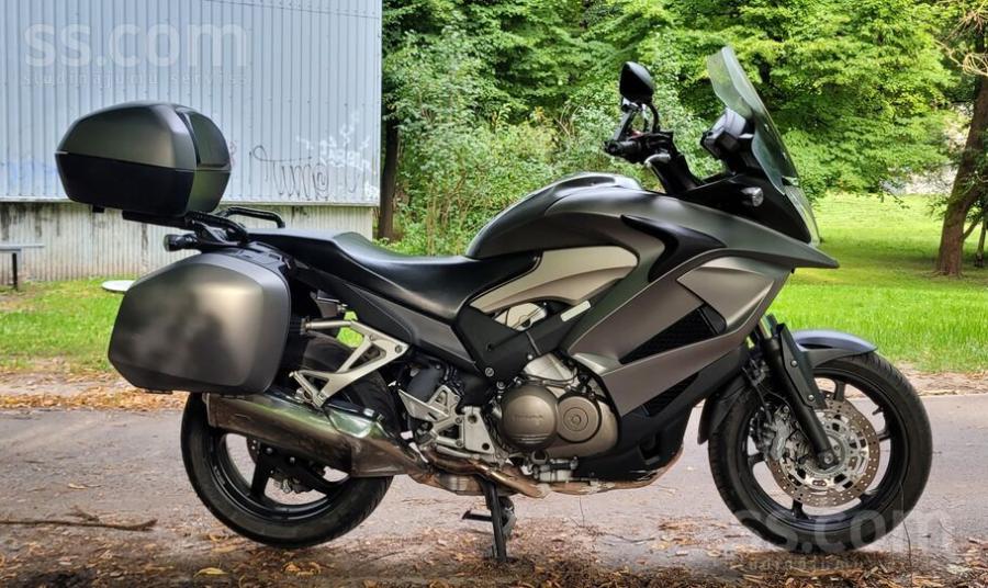 Honda VFR 800X 2013 Rīga, ar dzinēja tilpumu 0.80 L un nobraukumu 0 tūkst. km par 4200 €, foto 1 vietnē AUTOMOTO.COM.LV